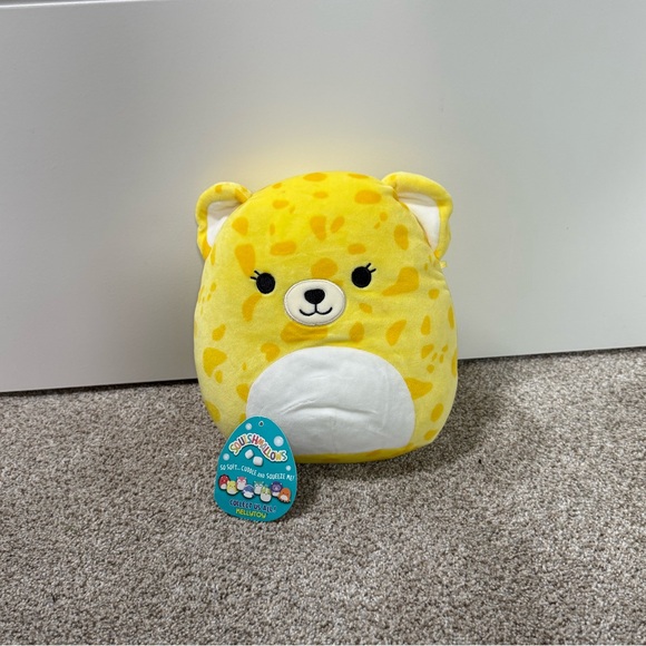 Squishmallows | Toys | Nwt Squishmallow 8 Lexie The Yellow Cheetah ...